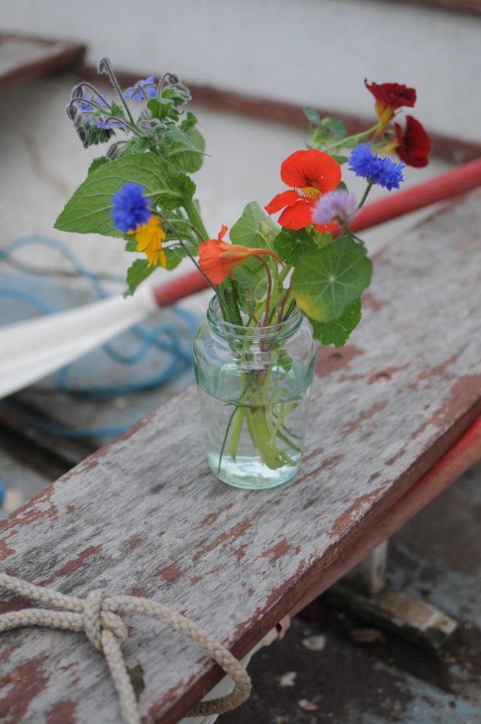 Simple Flowers - frolic!