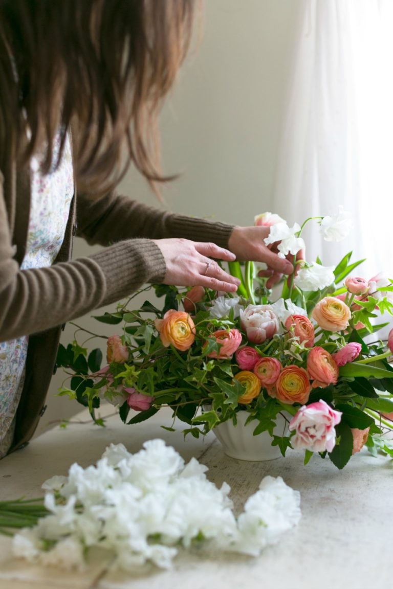 How To Make a Spring Floral Centerpiece - frolic!
